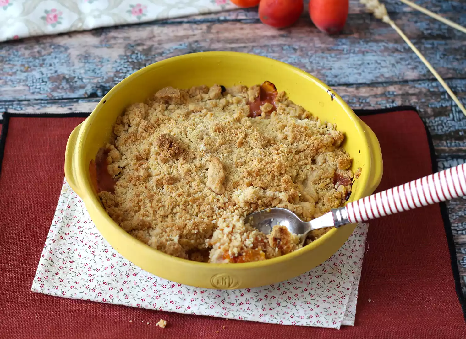 Recept på aprikos smulpaj