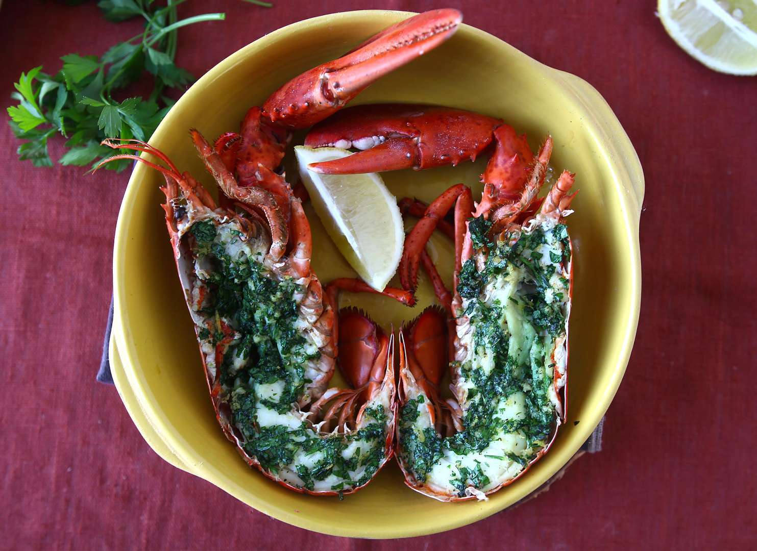 Recept på bakad hummer med persilja och citron