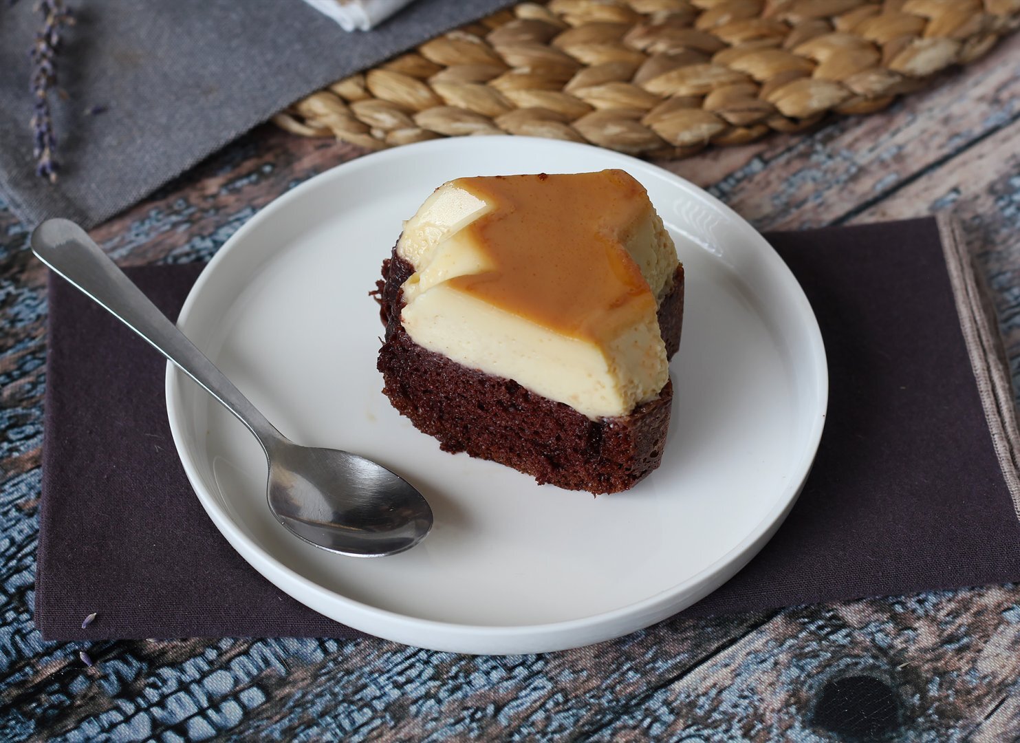 Choco flan, den perfekta kombinationen av en saftig chokladkaka och en vaniljkaramellflan