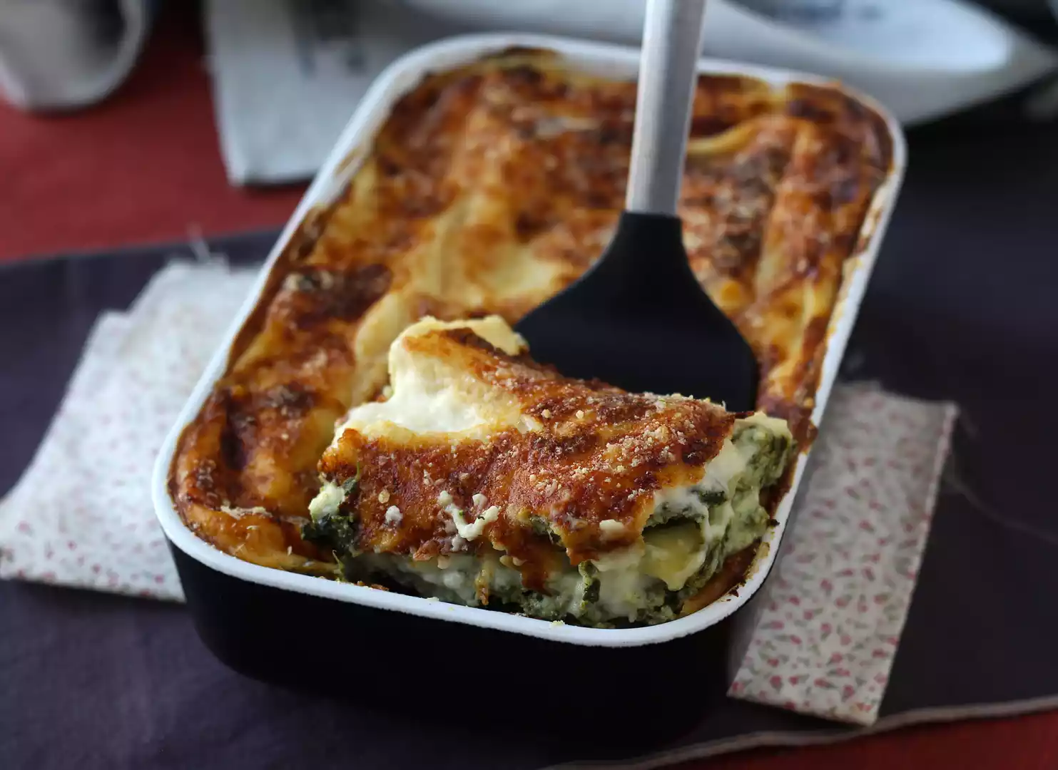 Recept på extra smältande lasagne med ricotta och spenat
