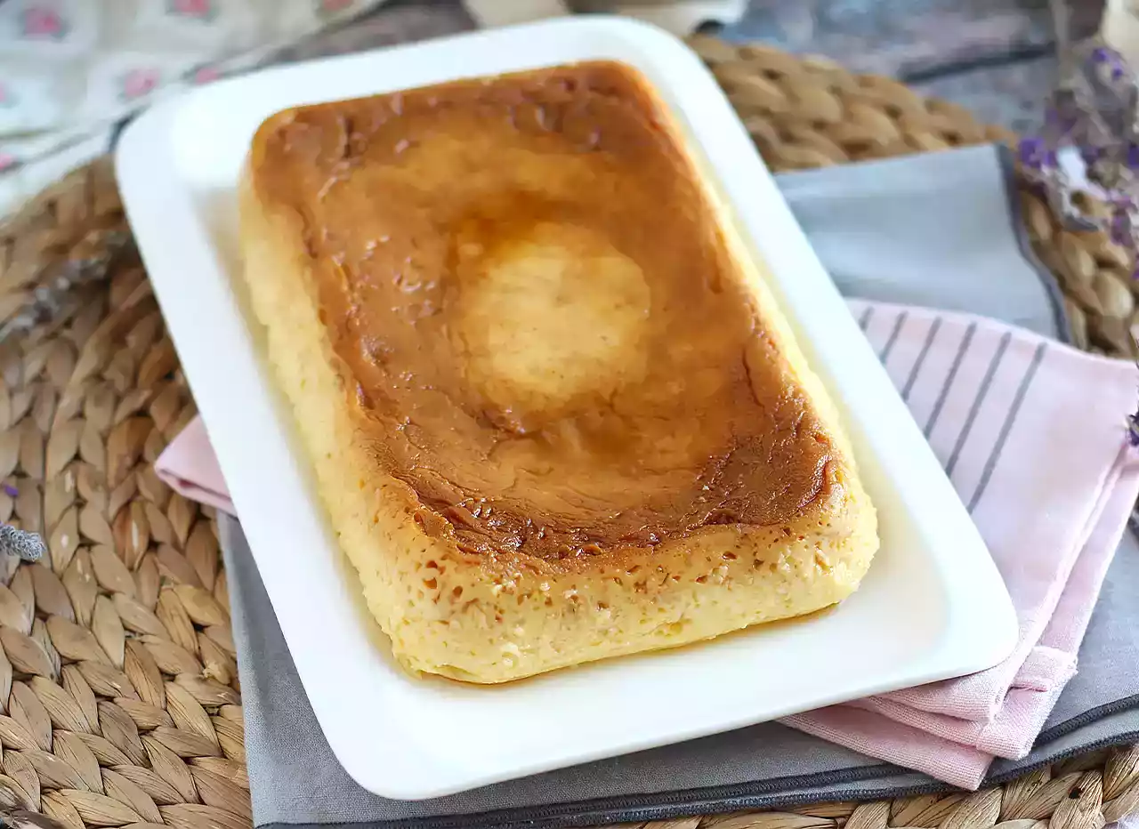 Recept på flan i mikrovågsugn: snabb dessert i sista stund